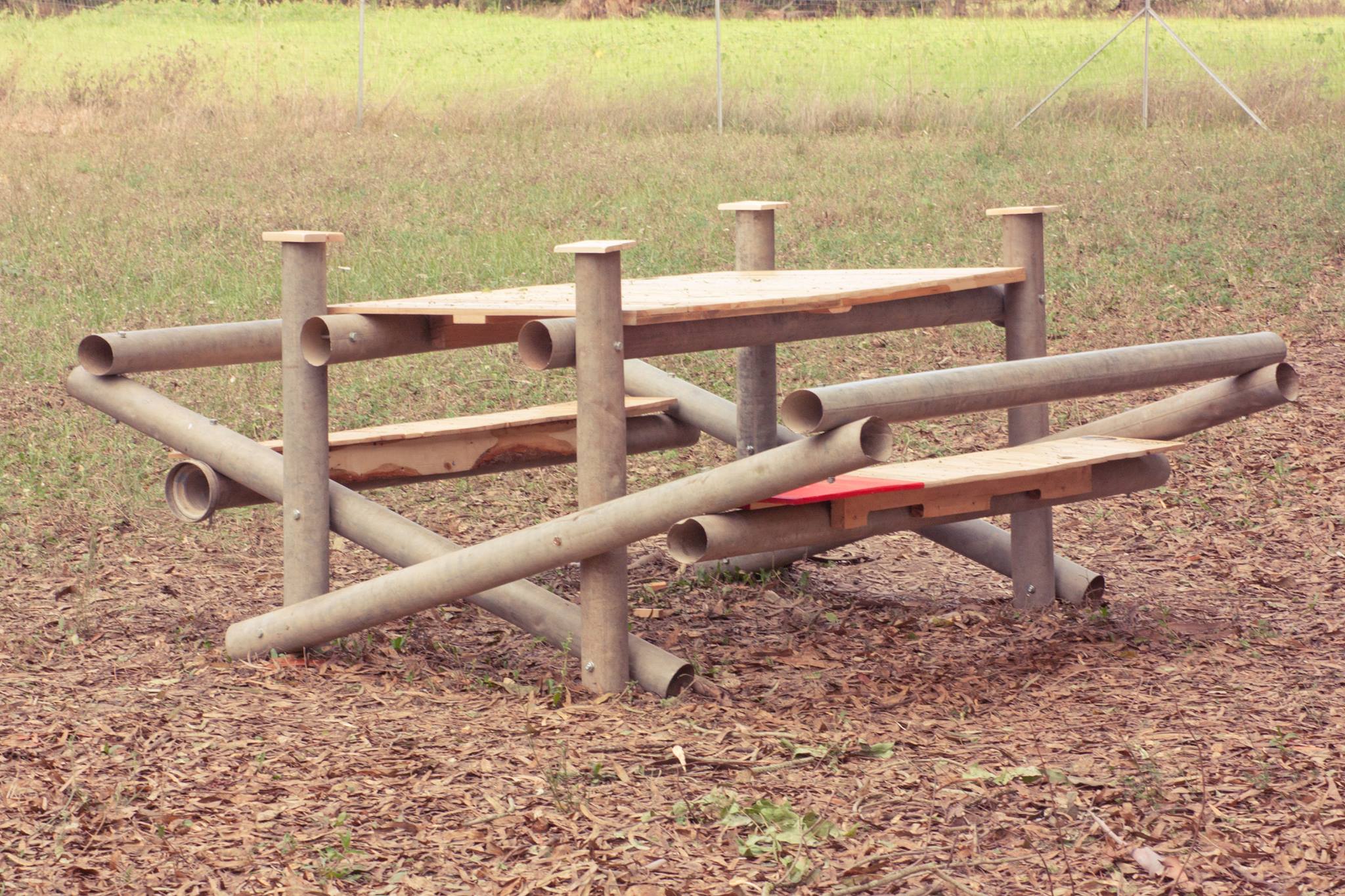 pallet and pole bench | Old School Garden