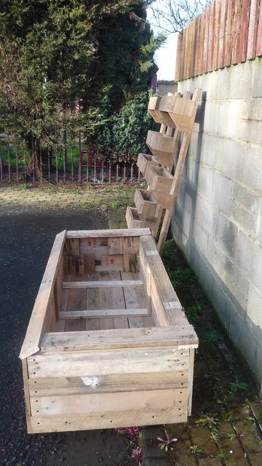 pallet rack and planter | Old School Garden